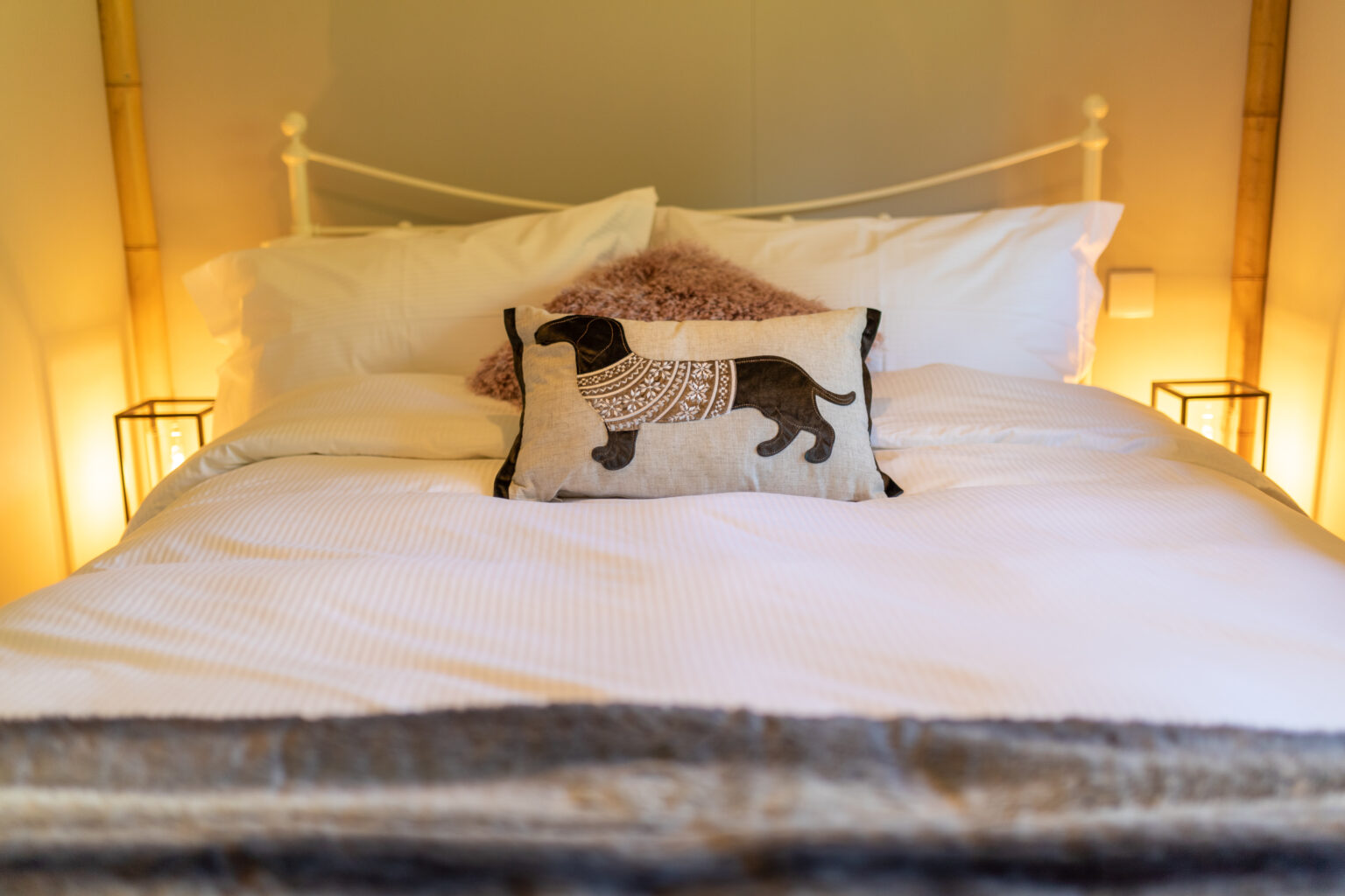 Birdholme Glamping | safari lodges with private hot tubs Notts